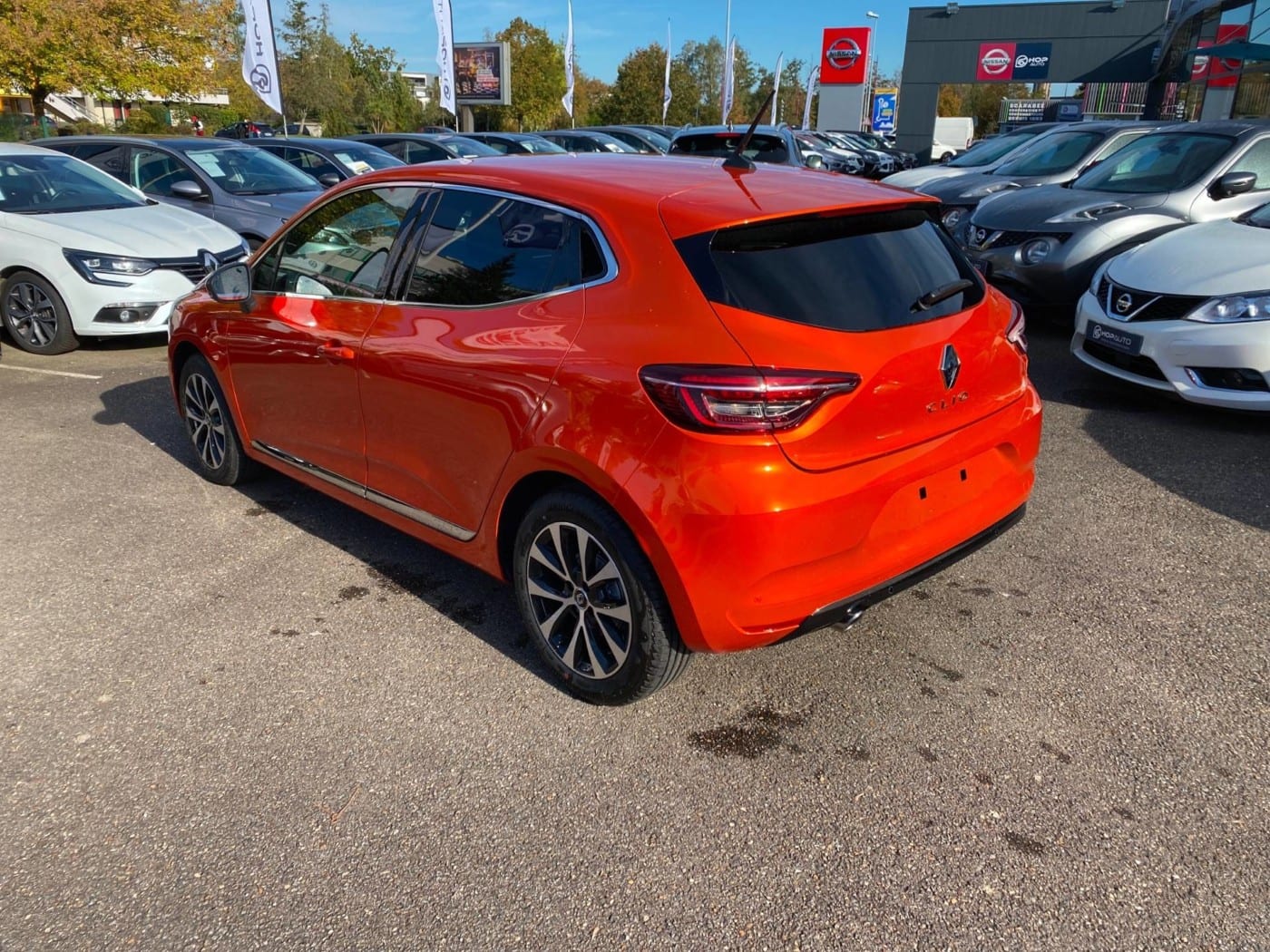 RENAULT CLIO V Essence Orange en stock - 18390€ - n°2200933